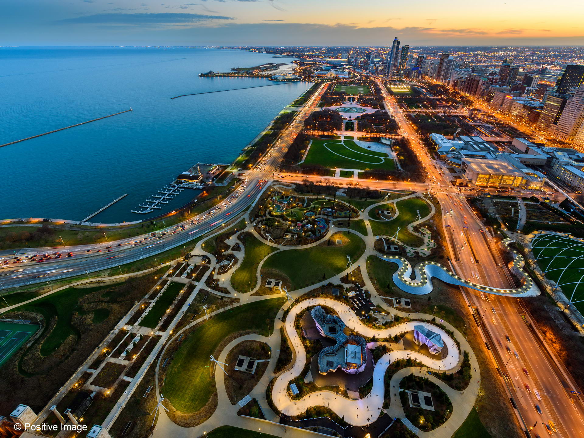 Explore Top 5 Wealthiest Neighborhoods in Chicago